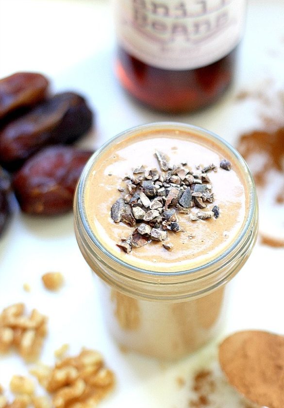 Cacao Date Smoothie for Gorgeous, Glowing Skin