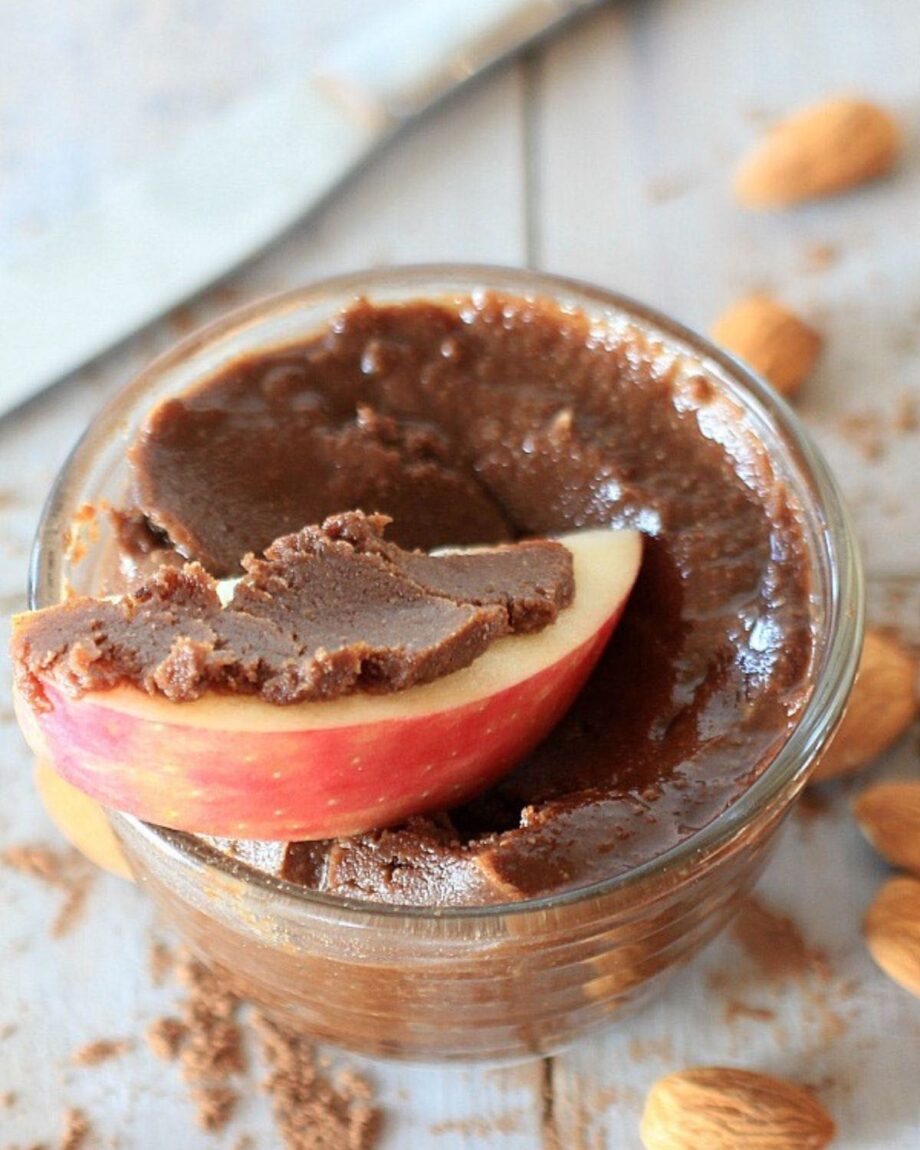 Homemade Chocolate Almond Butter: A Healthy Recipe for Nutella Fans